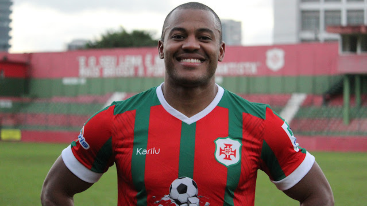 Atacante Eliandro é anunciado pela Portuguesa Santista