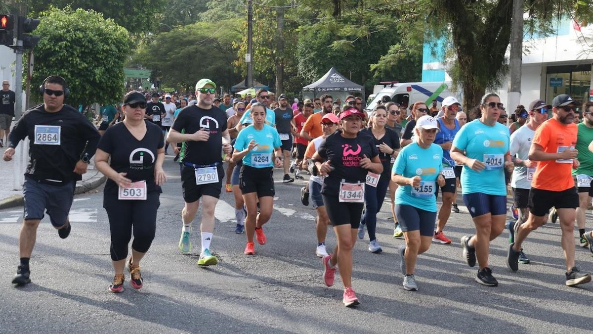 Santos celebra o Dia do Cooper com corrida e atividades na praia