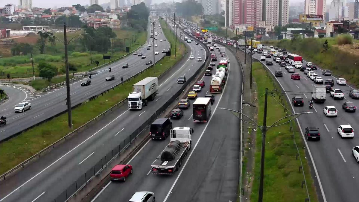 Rodovias Anchieta e dos Imigrantes têm congestionamento e lentidão na ...