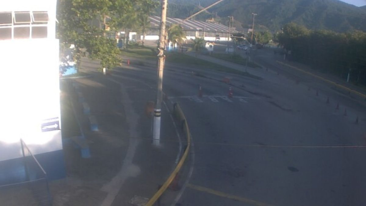 Balsa São Sebastião-Ilhabela tem tempo de espera normal na manhã do ...