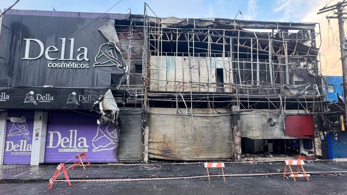 Fogo em rede de energia gera incêndio em comércios no centro de cidade ...