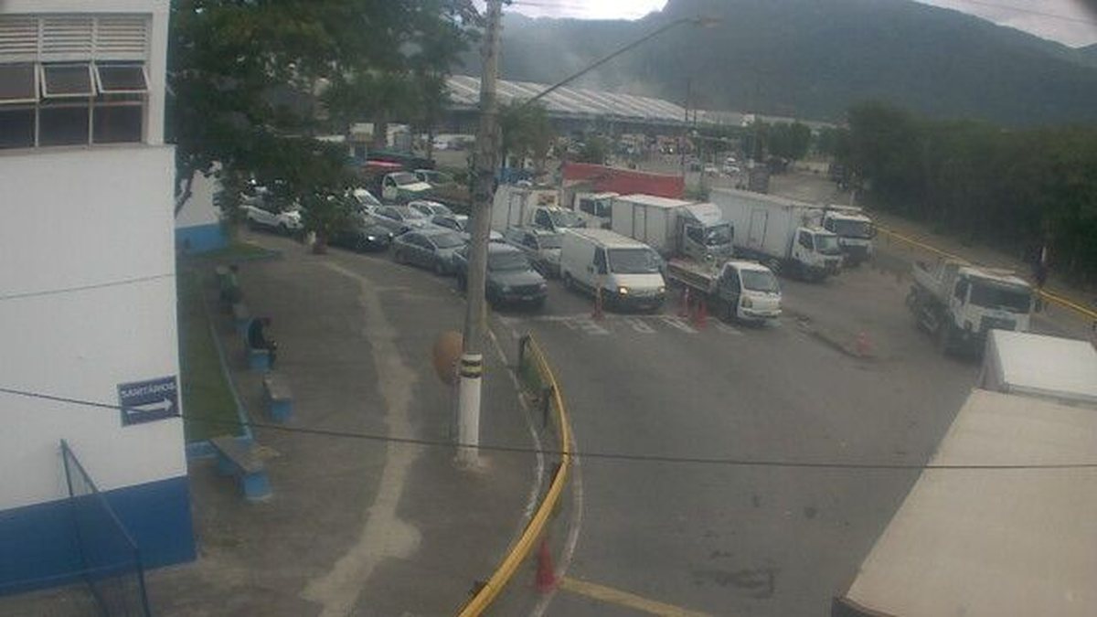 Saiba como está a travessia de balsas de Ilhabela nesta manhã de quarta (3)