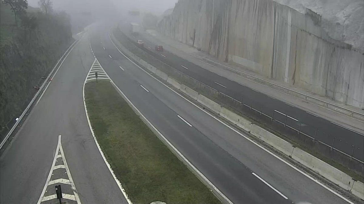 Trânsito flui bem na rodovia dos Tamoios, mas planalto tem neblina