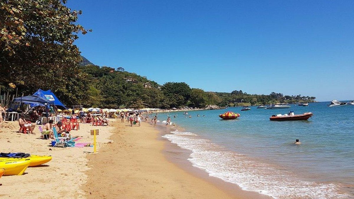 Praia do Curral, Ilhabela (SP): badalação e pôr do sol incrível