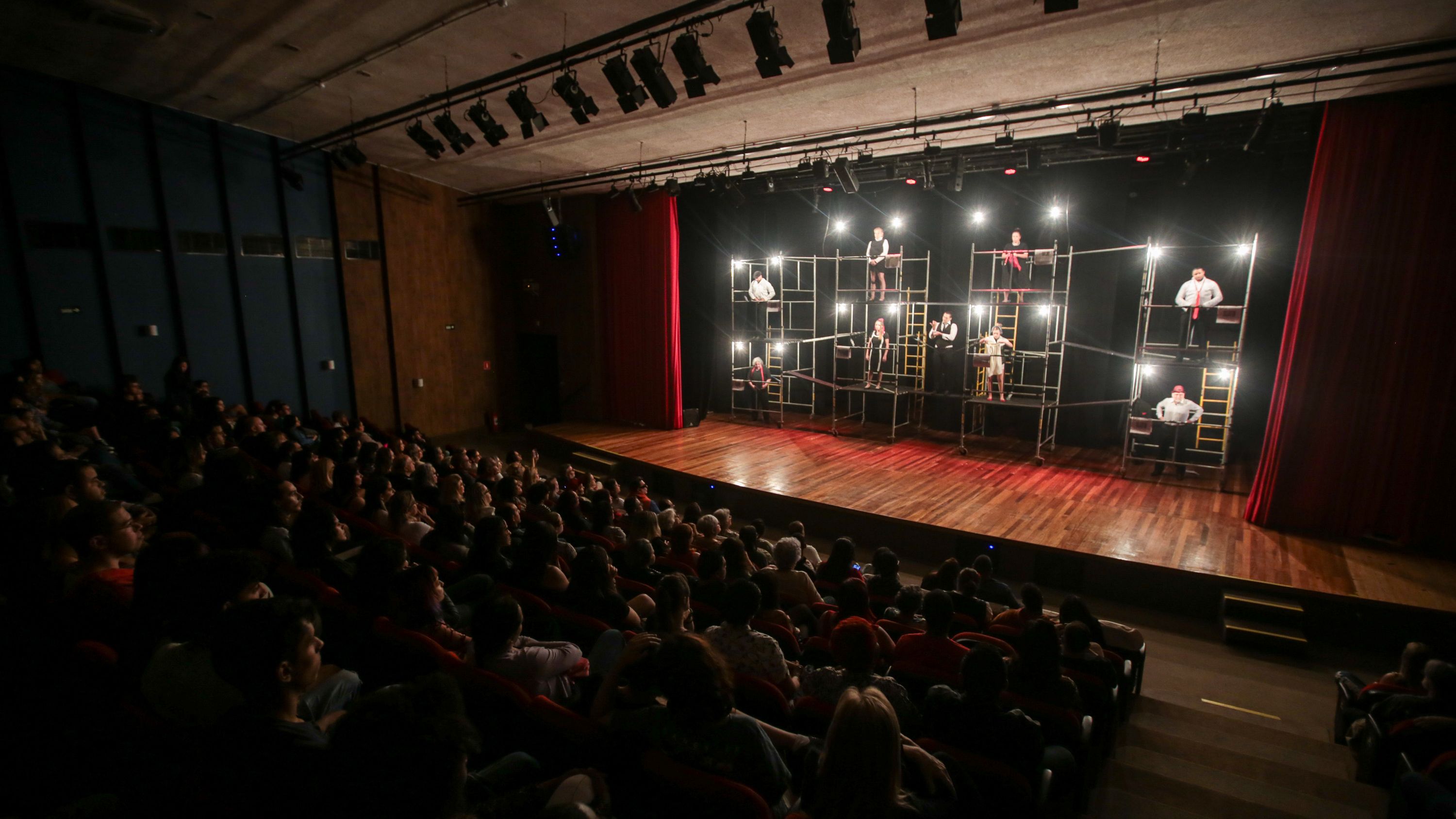 Espetáculo 'O Beijo no Asfalto' é a atração de sábado (2) em Praia Grande