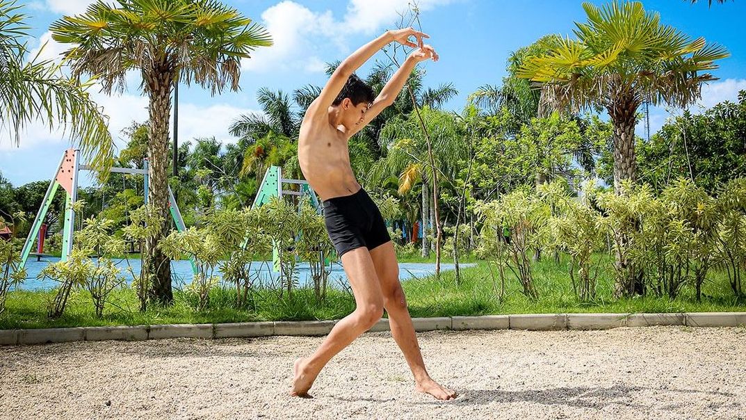 Jovem dançarino de Praia Grande ganha bolsa para estudar balé nos EUA
